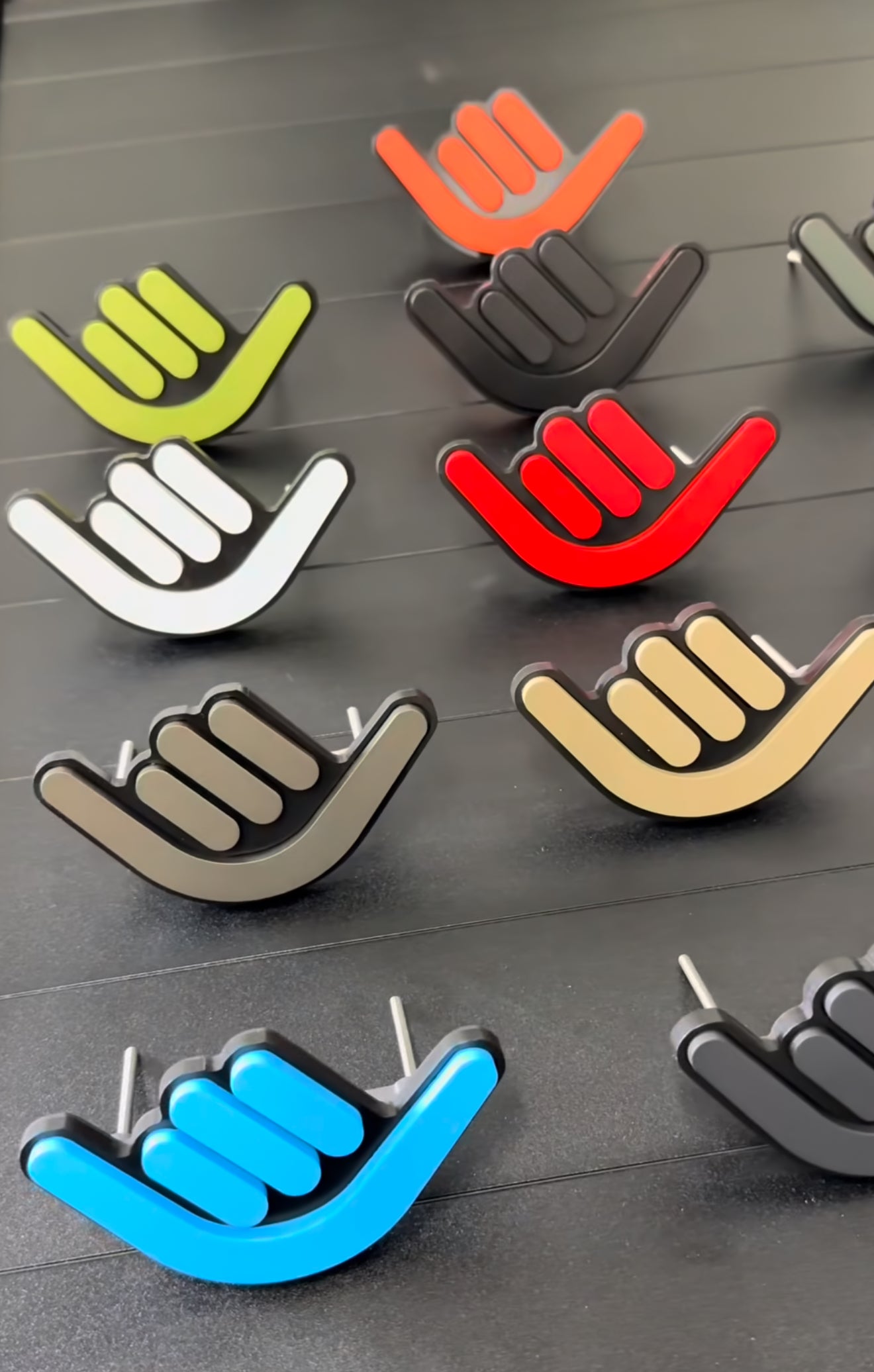 Grille Badges – Venture Tread