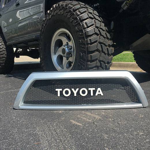 06-09 4th Gen 4Runner Mesh Grille — Venture Tread